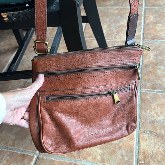 Fossil | Bags | Fossil Brand Leather Crossbody | Poshmark